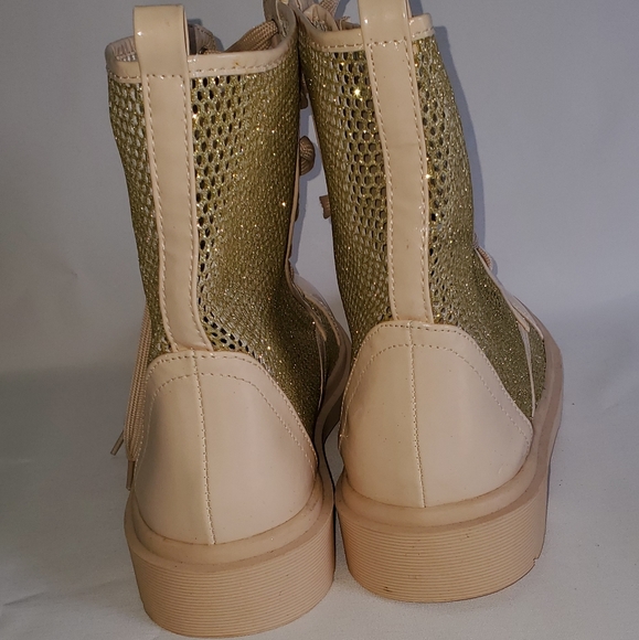 Cape Robbin | Shoes | Cape Robbin Size 9 High Top Lace Up Sneaker ...